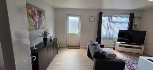 Langcliffe Near Warwick Hospital, Free Parking, Fast Wifi, Sleeps 5 - Warwick