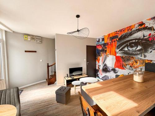 Maison De Ville Atypique-fibre, Fresque-centre-ville - Bressuire