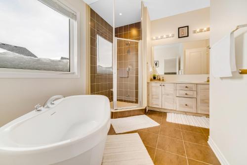 Luxury 5 Star Stay In Brampton Ideal For Groups! - Brampton