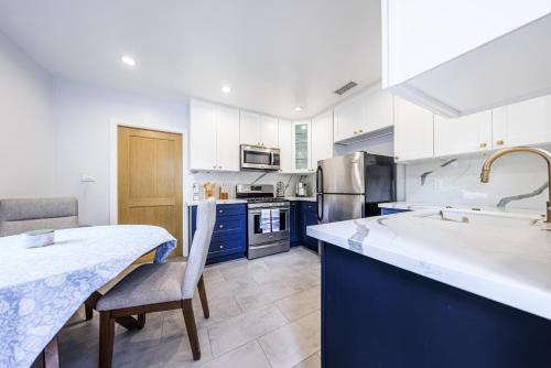 Lovely 2bedroom Next To Santa Monica College - Santa Monica, CA