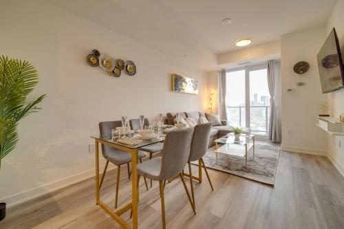 Modern Condo In Central Kw With Gym - Ontario