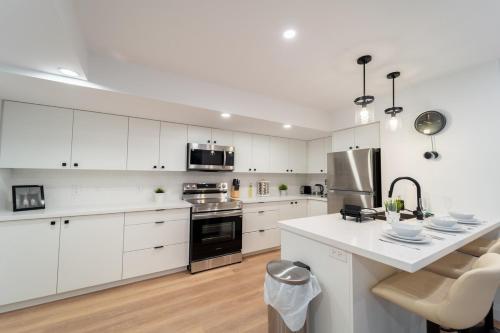 Bright & Spacious 2br Near Downtown Kw - Waterloo, ON, Canada