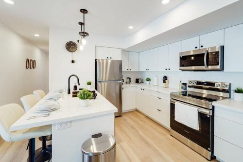 Contemporary Comfort 2br Kitchener Escape - Kitchener