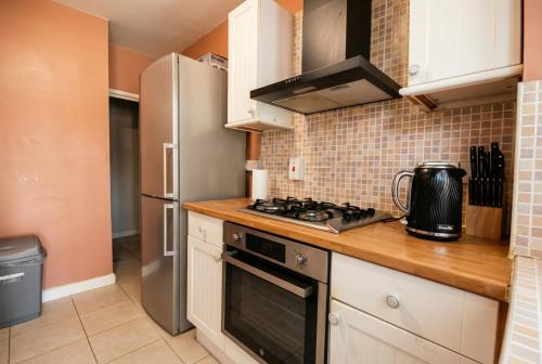Bright Three Bedroom Home With Free Parking And Wifi - Piccadilly Station - Manchester