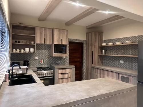 Imbarudo Residence - Victoria Falls