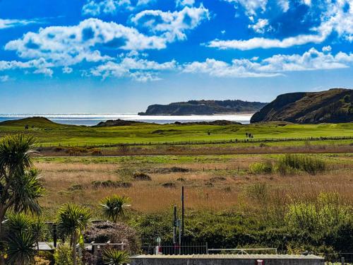 Coastal House - 3 Bedroom Holiday Home - Penally - Pembrokeshire