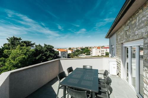 Apartments Lola - Novalja