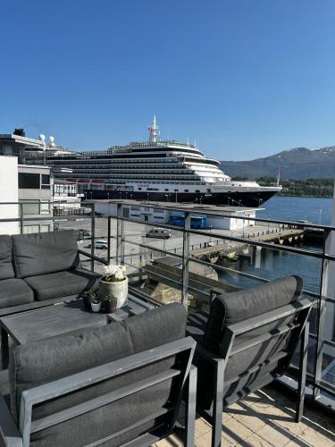 Central Apartment - Balcony - Seaview - Parking - Alesund