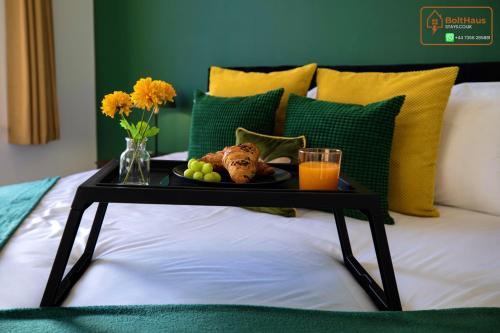 Equinox House - Modern 2 Bedroom 6 Guest Townhouse - Jewellery Quarter Birmingham City Centre - Birmingham