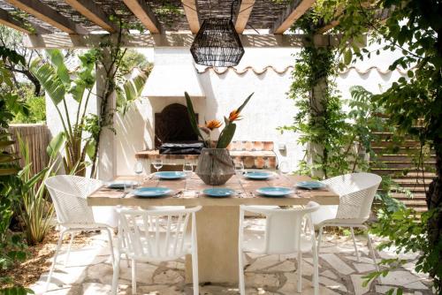 Vacatella - La Villa Nonna, Rez De Jardin De 90m2 D'une Villa Avec Terrasse Privative De 50m2 Et Ape - Sainte-Maxime