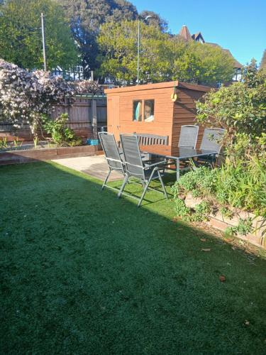Spacious, Pretty Attic 2nd Floor Double Room With Ensuite Near Sea - Dorset