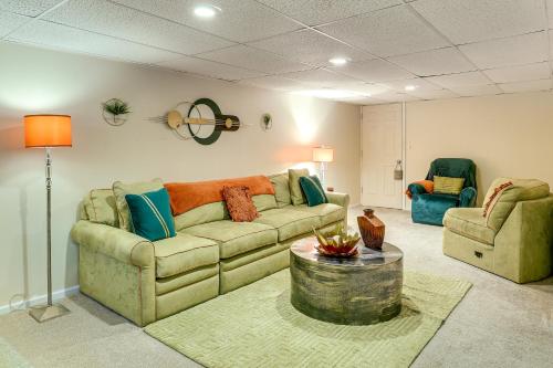 2 Mi To Kauffman Stadium: Charming Couple's Escape - Kansas City, MO
