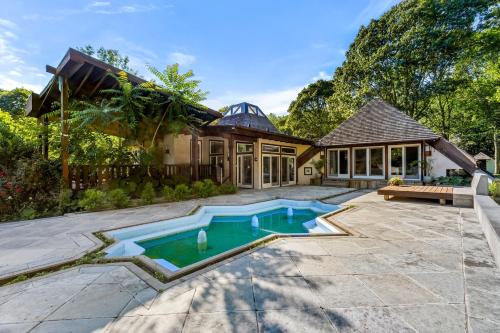 Charlestown Retreat | 2 Reflection Pools & Fire Pits - Charlestown, RI