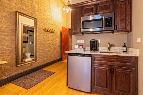 124 Lofts - Downtown Dundee - Walk To Dining - Algonquin, IL