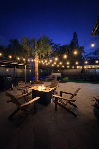 Modern Coastal 1br W/ Hot Tub | Prime Location - Atlantis, FL