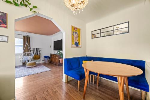 Spacious Home For 7 With Bbq And Fenced Yard - Denver, CO