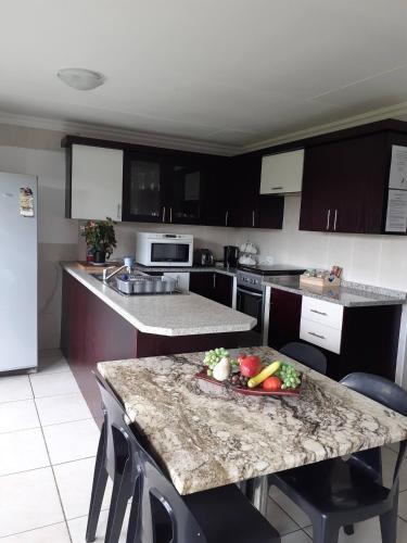 Rustic Red Serene Comfortable Country Home - Kempton Park