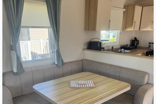 Caravan - Sleeps 6 - Parking - Moray