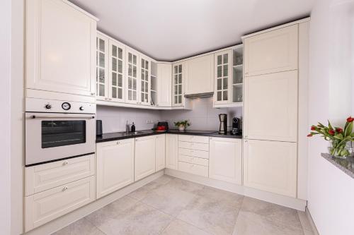 Fewo Bavaria – 5-sterne-ferienwohnung Mit Garten, Terrassen & Bergblick - Berchtesgaden