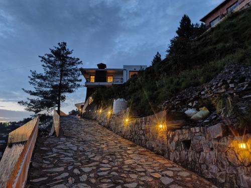 Firdaus At Theog - Luxurious 4 Bedroom Mountain View Villa - Theog