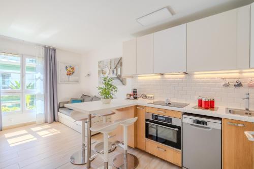 Votre Superbe Petit Appartement A Disneyland - シェシー