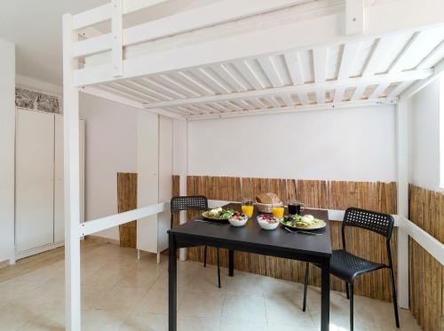 Tinny House - El Shaddai 8 - Lagos