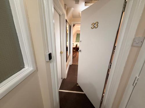 Budget Studio For 4 With Free Parking - 2nd Floor - Portsmouth