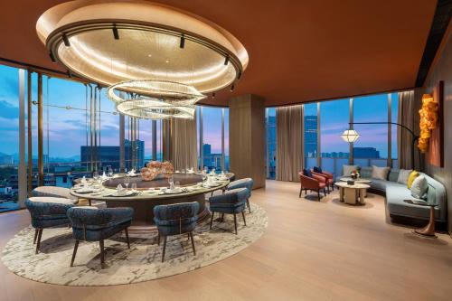 Hualuxe Zhongshan City Center - Zhongshan