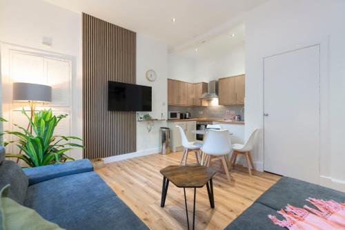 Modern 2 Bedroom Flat In Bonnington Sleeps 6 - Edinburgh