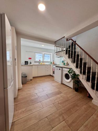Big 3br Apartment Near Beach Estoril Cascais - Estoril