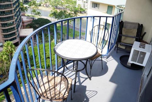Waikiki Condo 2 Bedroom Free Parking 4beds - Honolulu, HI