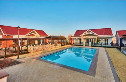 Serengeti Precinct Executive Apartment - Kempton Park
