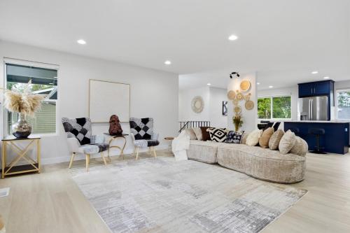Designer 3br Home 18 Min To Airport - 렌턴
