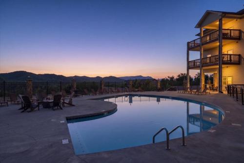 Serenity Ridge Unit 712 - Group Staypool Access - 세비어빌