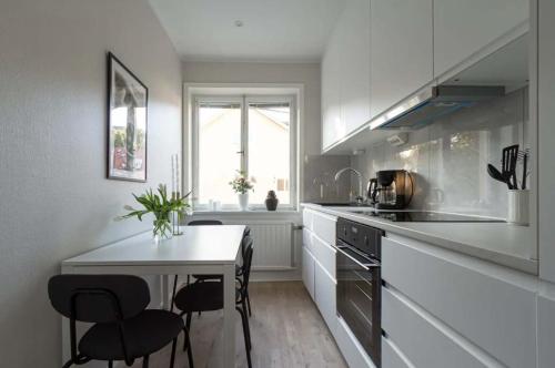 Modern 1br Apartment With Balcony 20min To City - Estocolmo