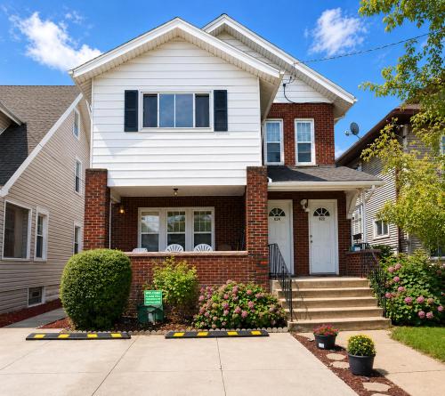 Spacious Frontier Park Apartment - Erie, PA