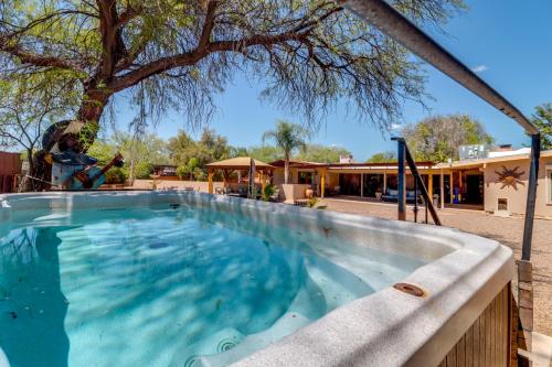 Shared Hot Tub + Fire Pit: Tucson Casita By Hiking - Pima Air & Space Museum