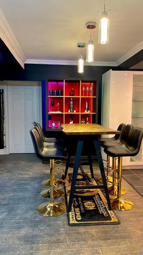 Luxury Kia Room B - Vaughan