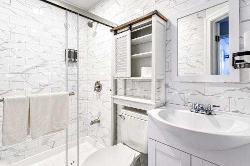 Updated 3br-2ba-9 Beds | Nyc | Ewr | Free Parking - Heartland Village - Staten Island NY
