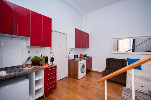 Large 1-bedroom 1 Doble Bed 1 Sofa Bed 1 Bathroom Duplex Apartment Prime Lisbon Location - Alfama
