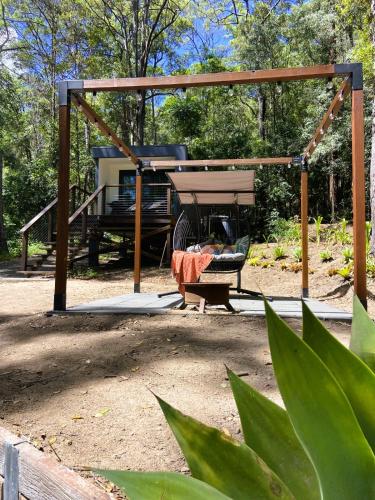 Sunset Ridge - King Bed Cabin & Breakfast Basket - Tamborine Mountain