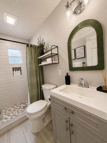 Private Modern Guesthouse, Near La Cantera/medical Center - San Antonio, TX