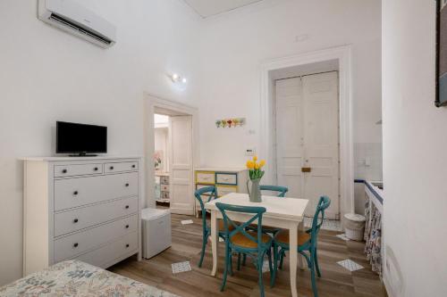Aparthotel In Pieno Centro Storico - Naples