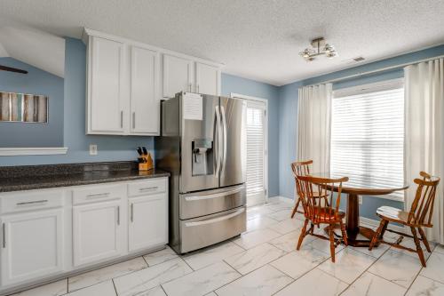 Modern 6br Haven With Playroom, Gym, Deck - Cartersville, GA