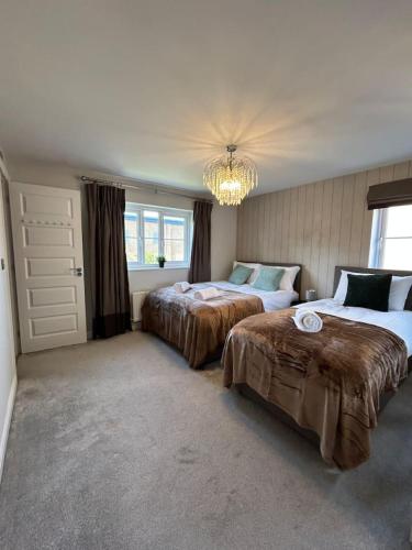 Coronel House Modern 4-bed Swindon Home, Long Stays Welcome - 斯文敦