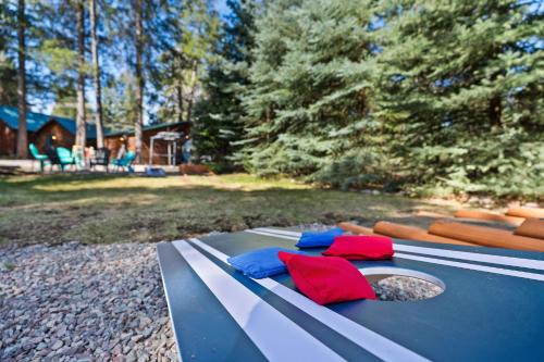 Glacier Cabins - Montana