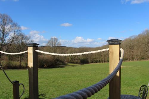 Spinney Wood Glamping, Willow Hut - Bewdley