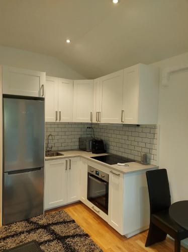 Very Comfortable Tiny House Close To Frolunda Shopping And City - Gothenburg