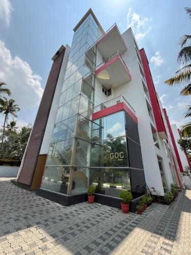 1bhk Flat 5 Mint Away From Cial With Pool Facility - Kochi, India