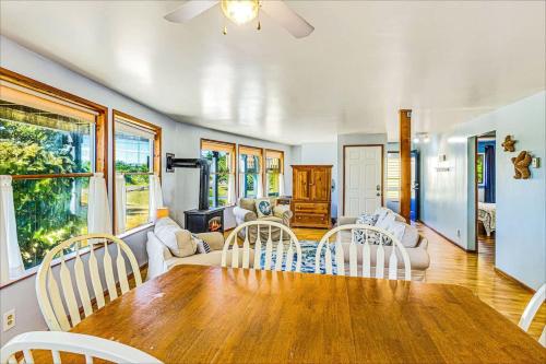 Cozy Copalis Beach Cottage Escape - Copalis Beach, WA